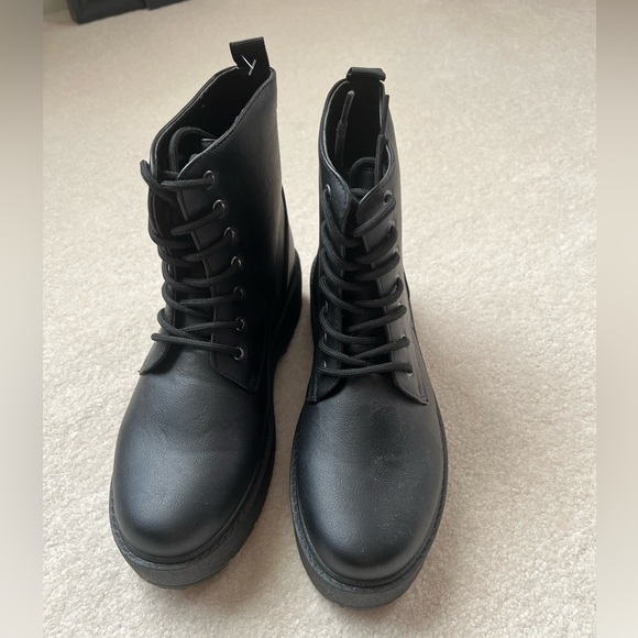 Charles Albert | Shoes | Charles Albert Womens Doctor Combat Boots ...